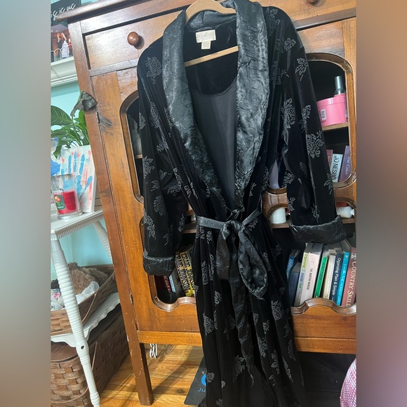 Cabernet | Intimates & Sleepwear | Vintage Cabernet Velour And Satin ...